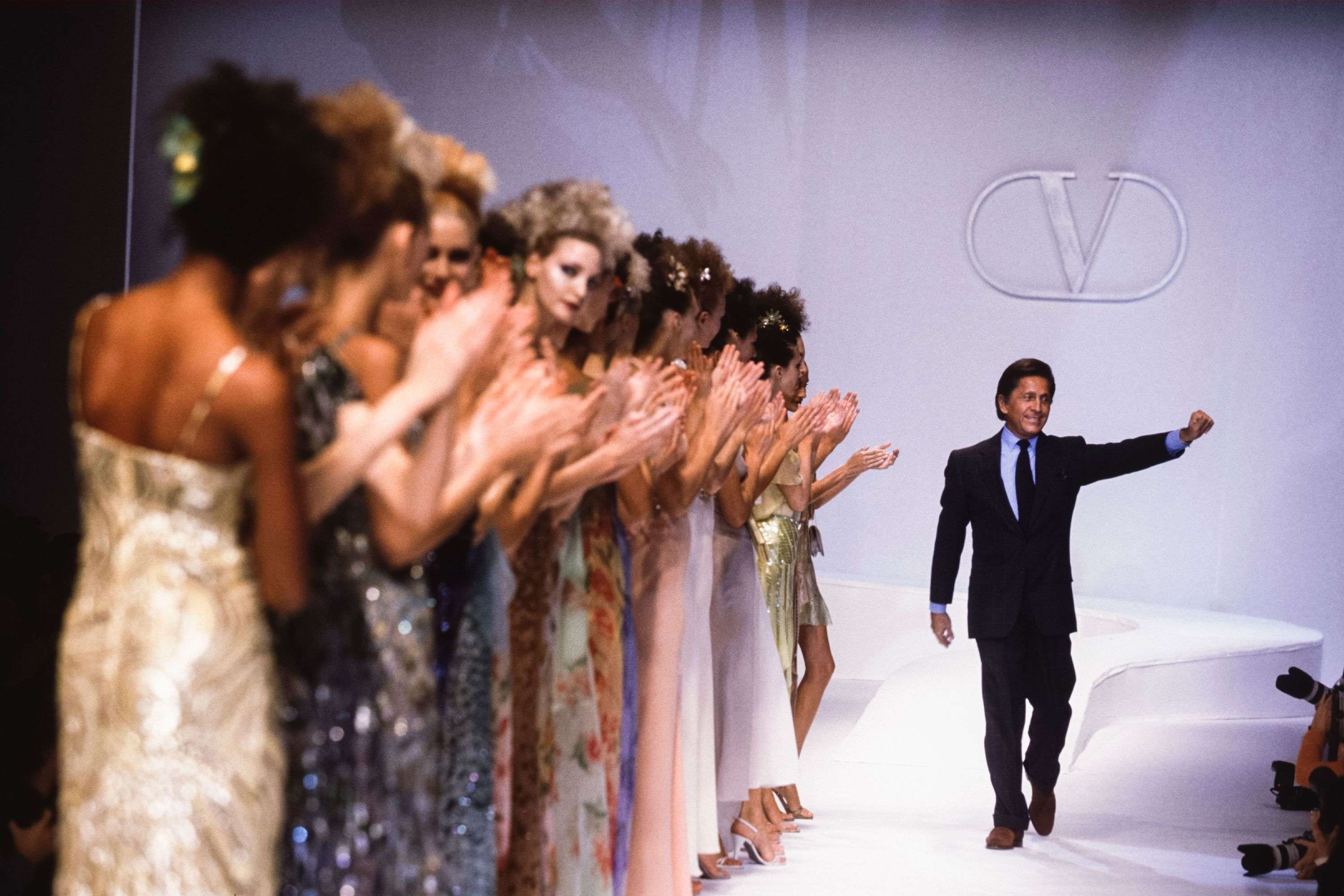 Valentino Garavani: Farewell to the Maestro of Elegance - FashionEVO